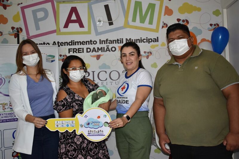 Prefeitura De Picos Realiza Encerramento Da Semana Do Bebê Com Entrega