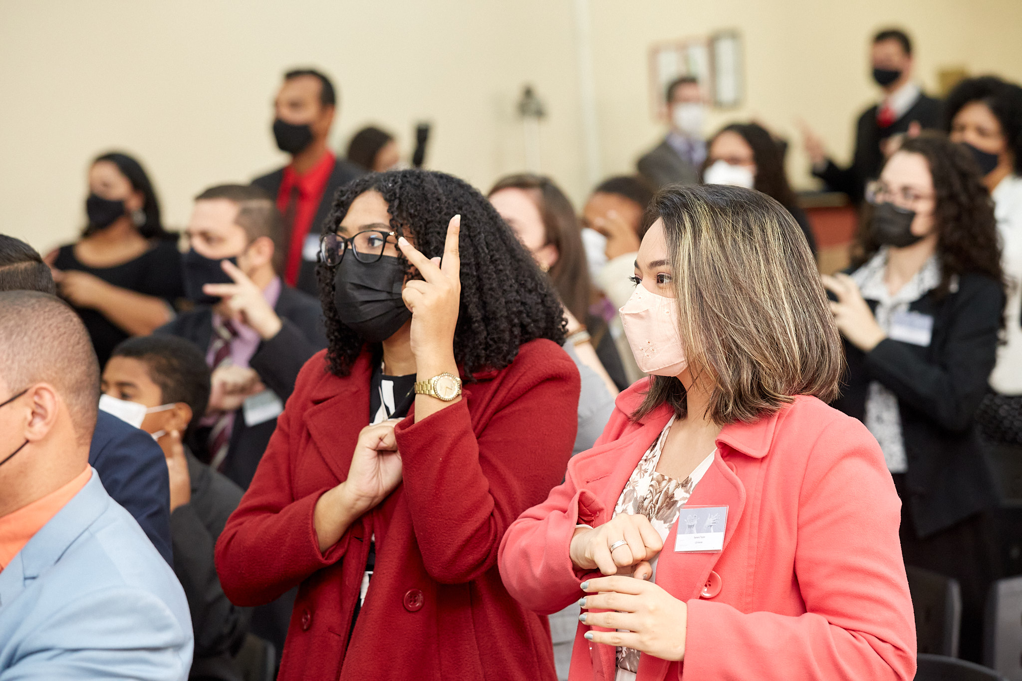 A primeira Bíblia completa em língua brasileira de sinais já está ...